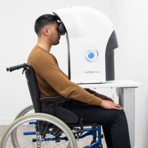 Vision-S 700 Immersive Refraction Station - Essilor Instruments USA