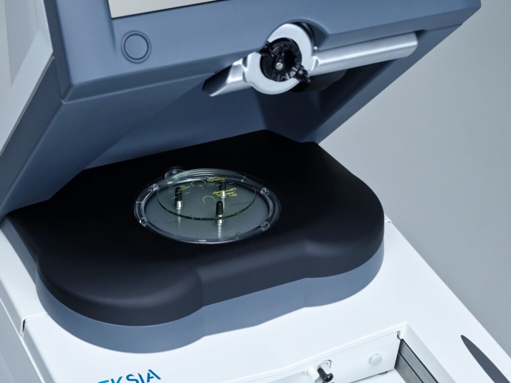 Neksia Series - Essilor Instruments USA